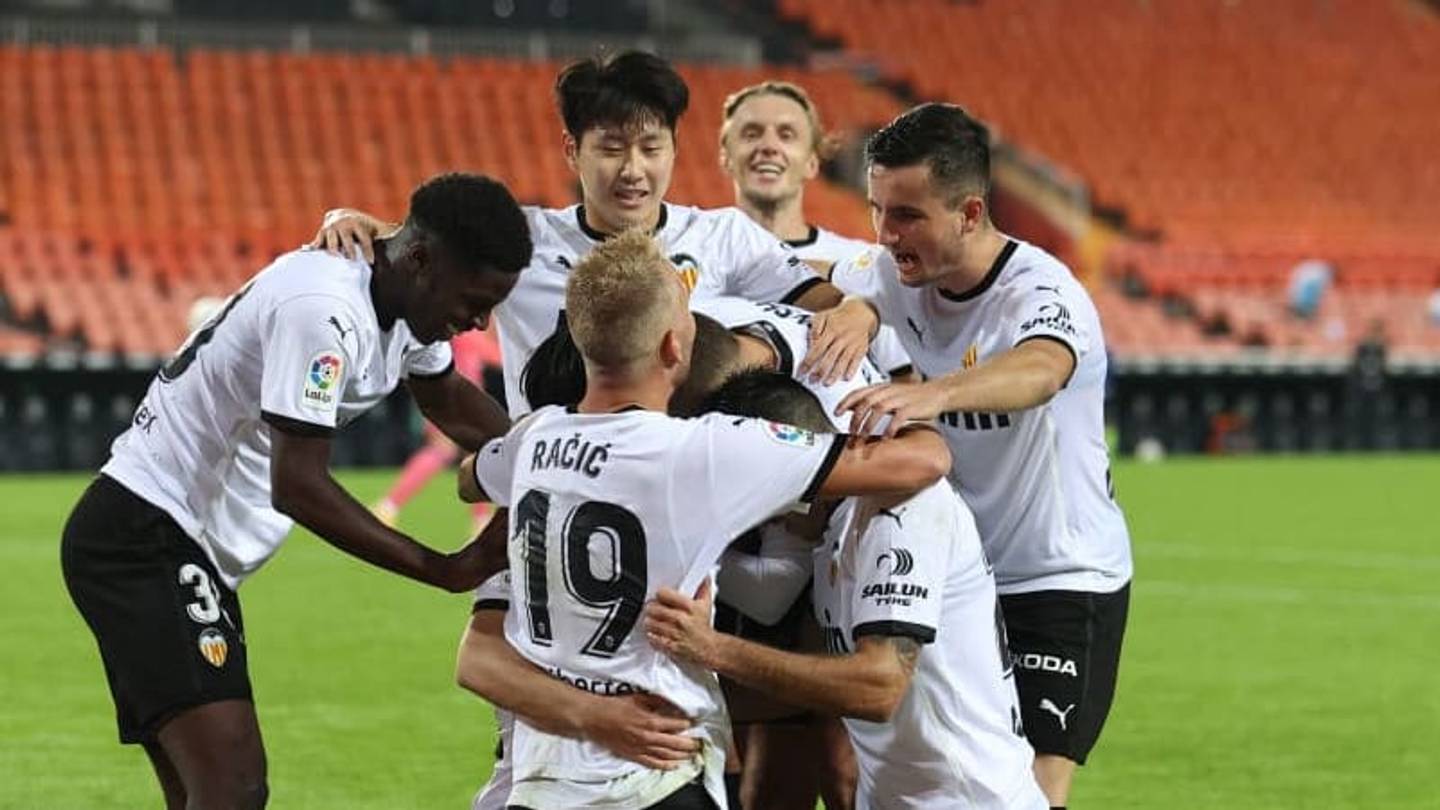 Arsenal & Wolves Eye Move for Valencia's Maxi Gomez