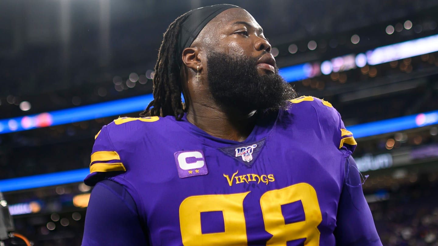 Linval Joseph Limps Through Locker Room and Ducks Media After Vikings ...