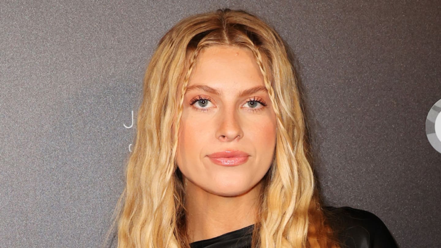 XANDRA Sports a Sleek Black String Bikini for Miami Boat Day