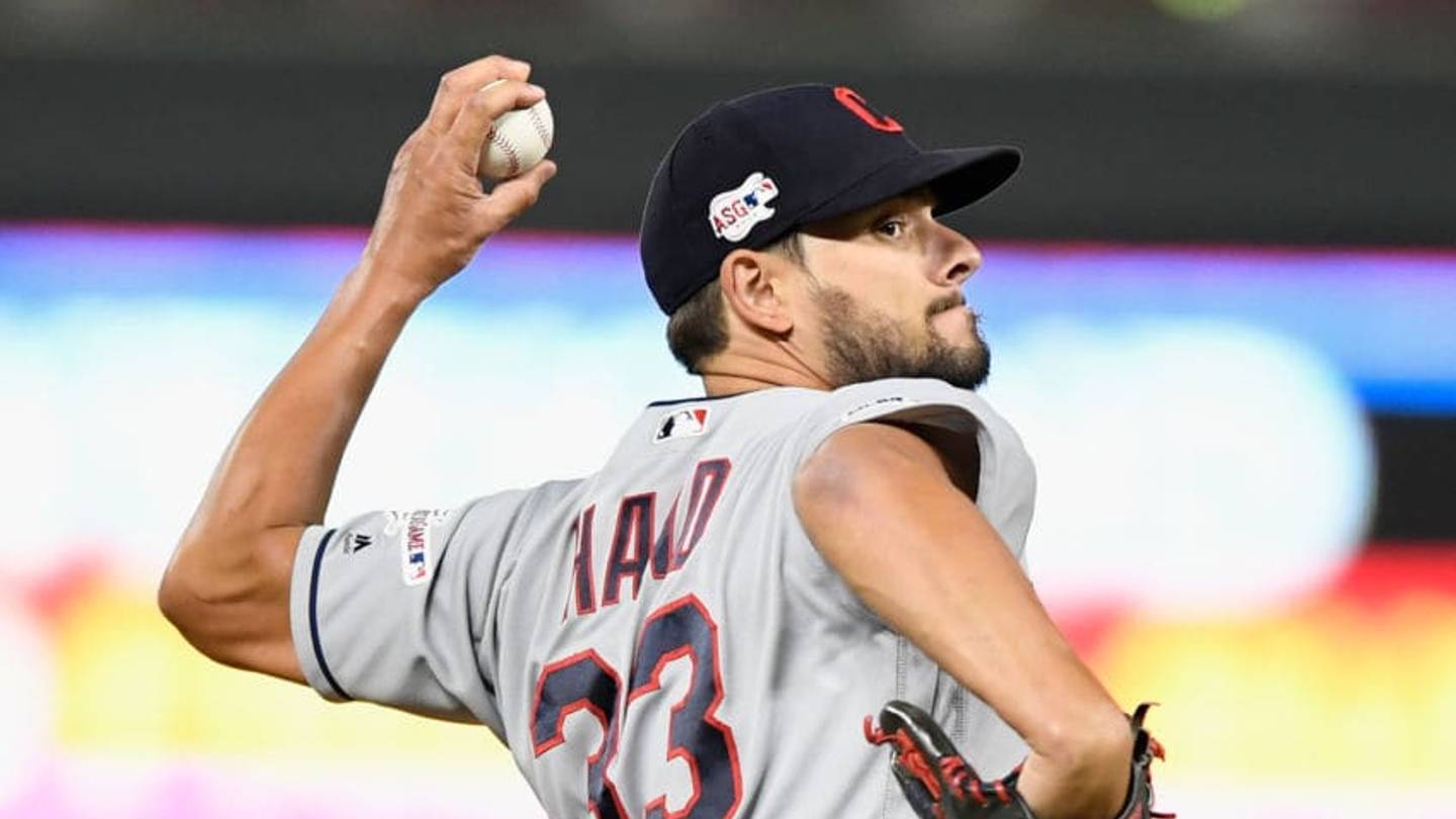 Cleveland Indians: What should be done with Brad Hand?