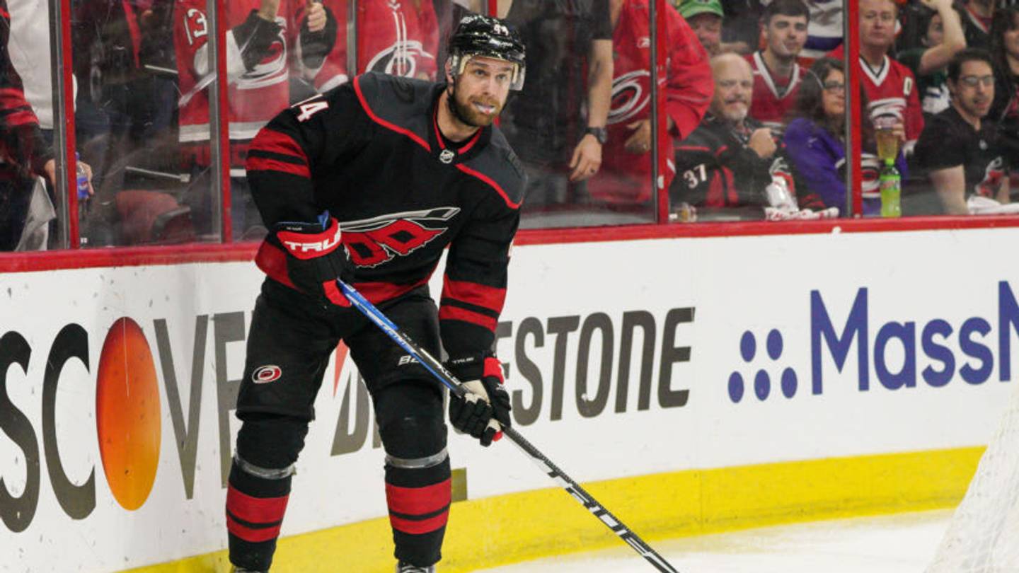 Blackhawks: Breaking Down the Calvin de Haan Trade