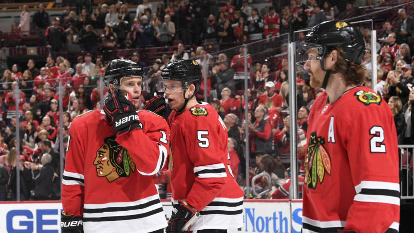 Chicago Blackhawks: Playing 60 Minutes Is Crucial to Success