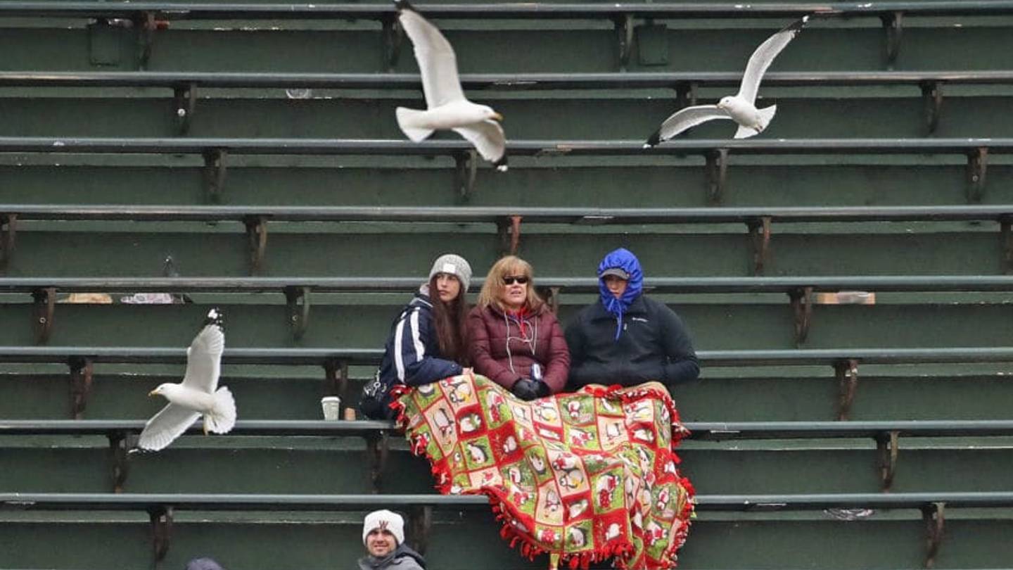 Chicago Cubs: We're back to embracing the suck in Wrigleyville