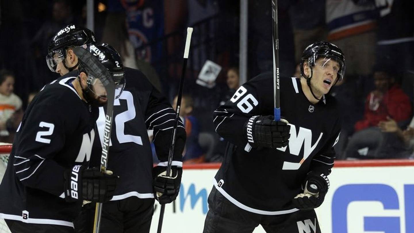 New York Islanders Nikolai Kulemin Silently Doing Well
