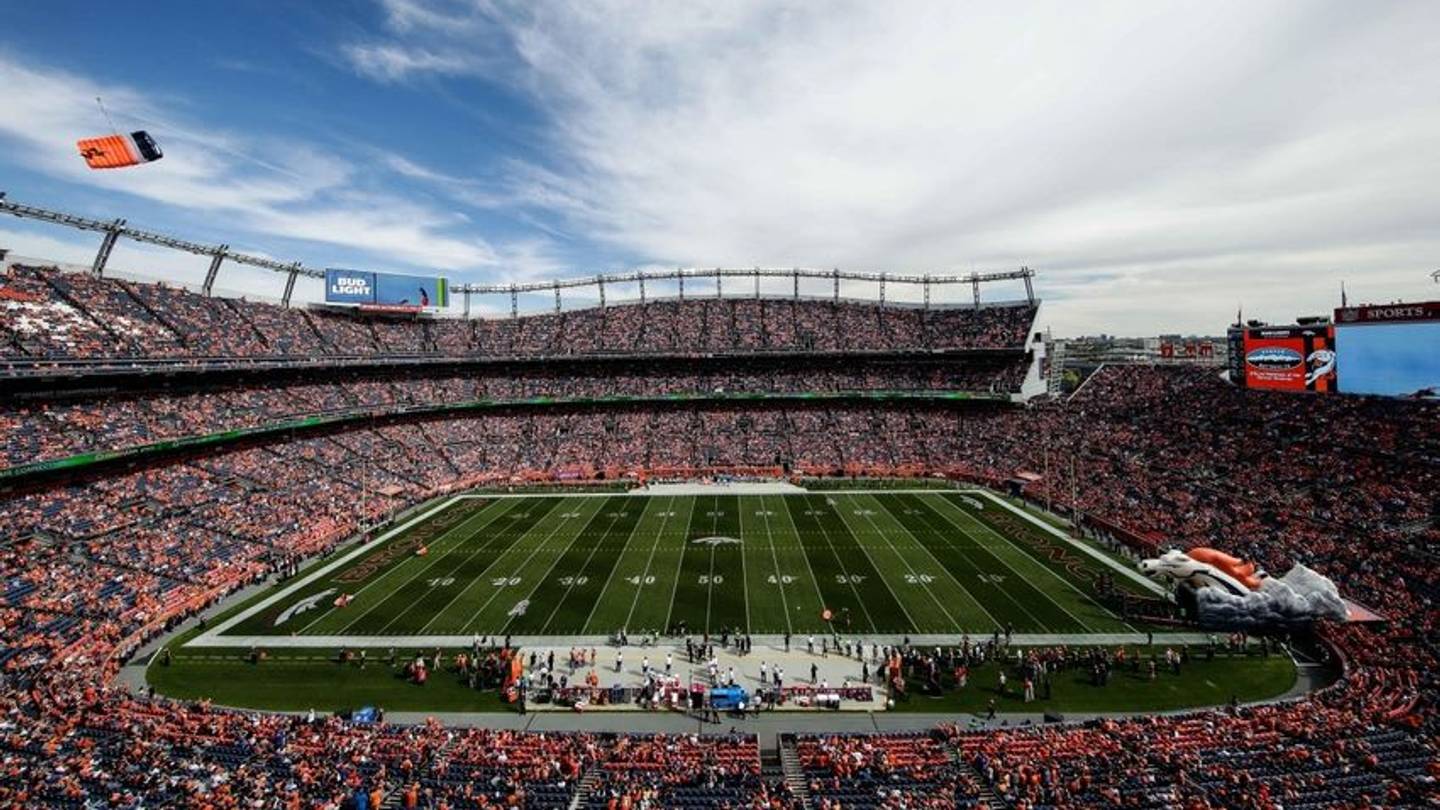 Broncos Fanzone: My First Denver Broncos Home Game