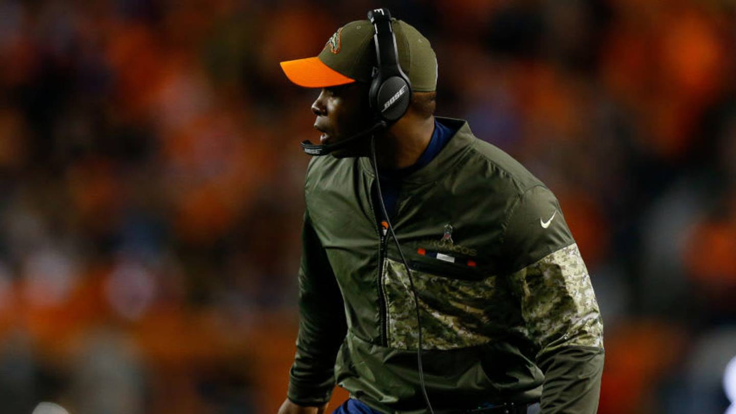 Denver Broncos Hire Zach Azzanni as Wide Receivers Coach