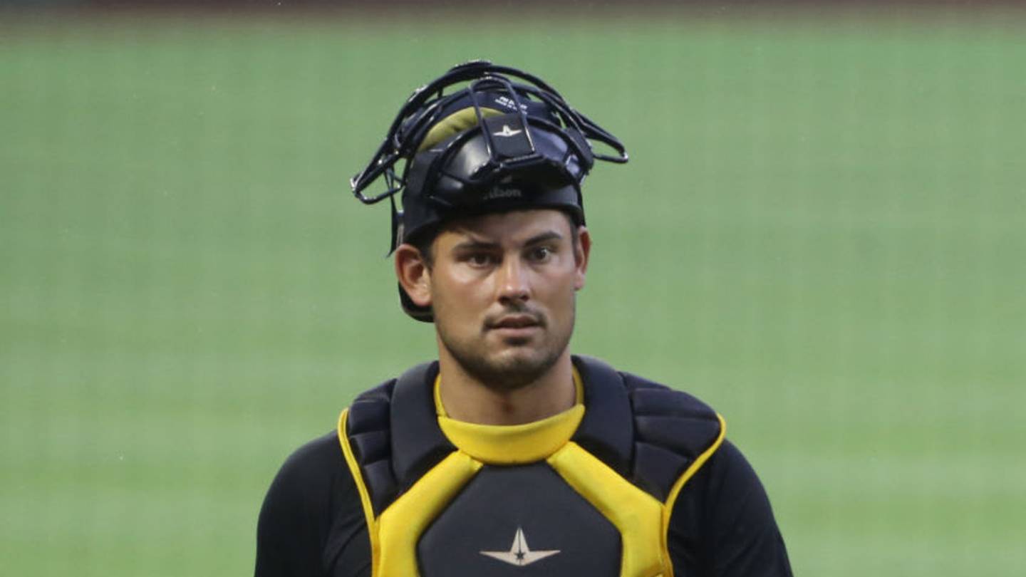 Pittsburgh Pirates News: Former Catcher Signs With Division Rival