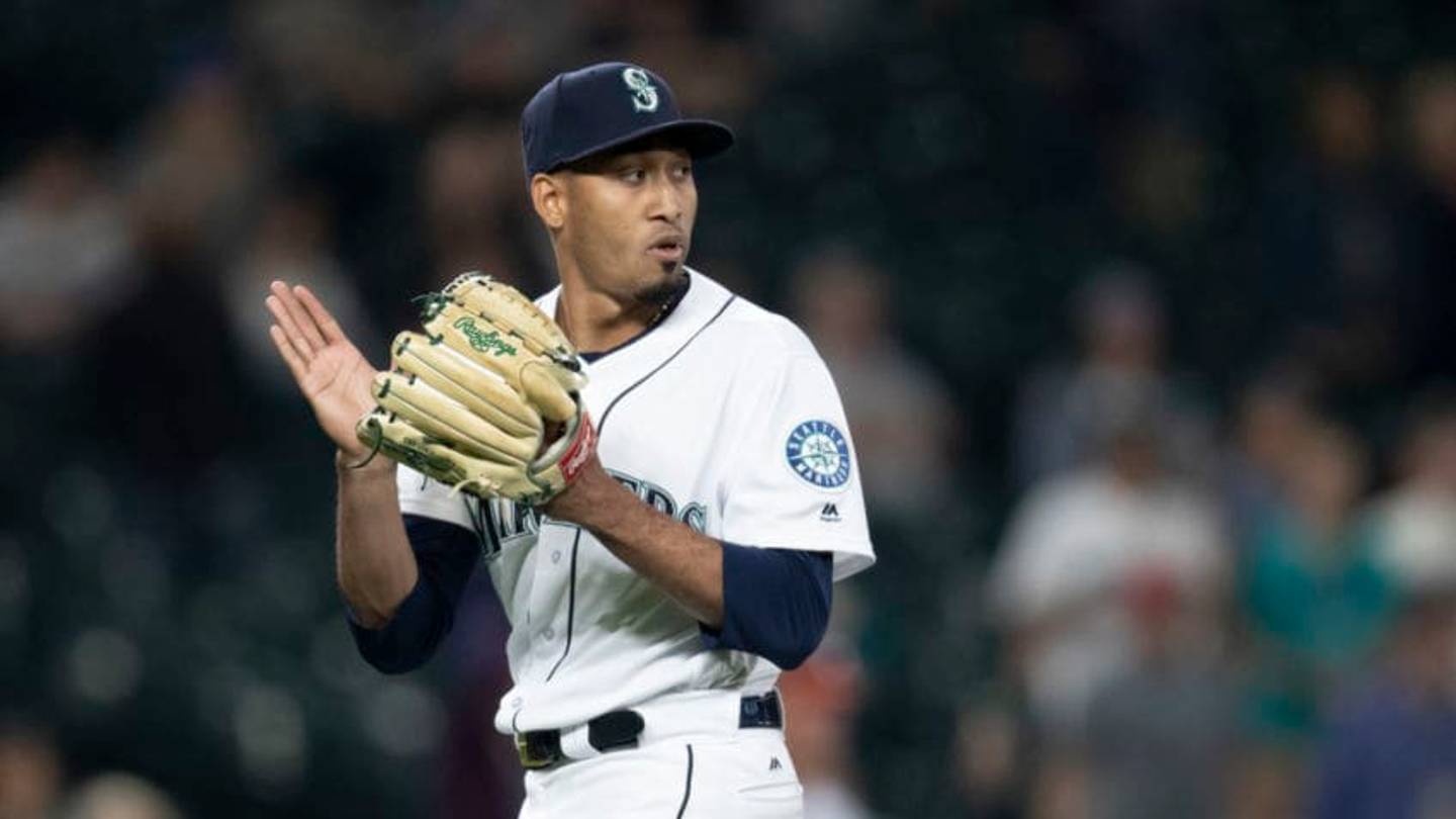Seattle Mariners: Does it matter if Diaz breaks saves record?