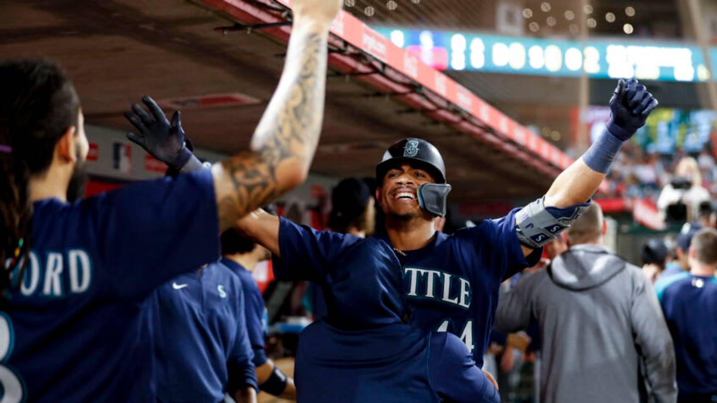 Mariners take down the Angels with a sweep in Anaheim