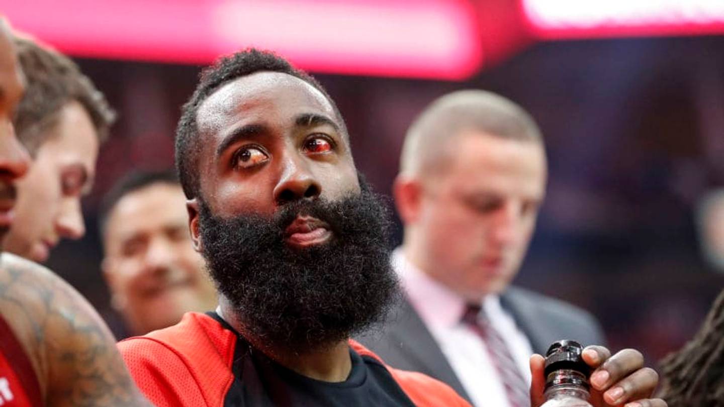 Video: Draymond Green pokes Rockets’ James Harden in the eye once again