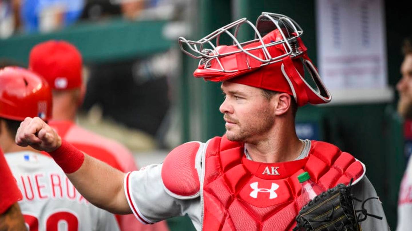 Phillies avoiding arbitration with Andrew Knapp doesn't end search