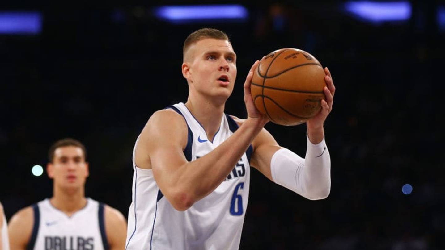 Dallas Mavericks: Kristaps Porzingis hits impossible trick shot in Orlando