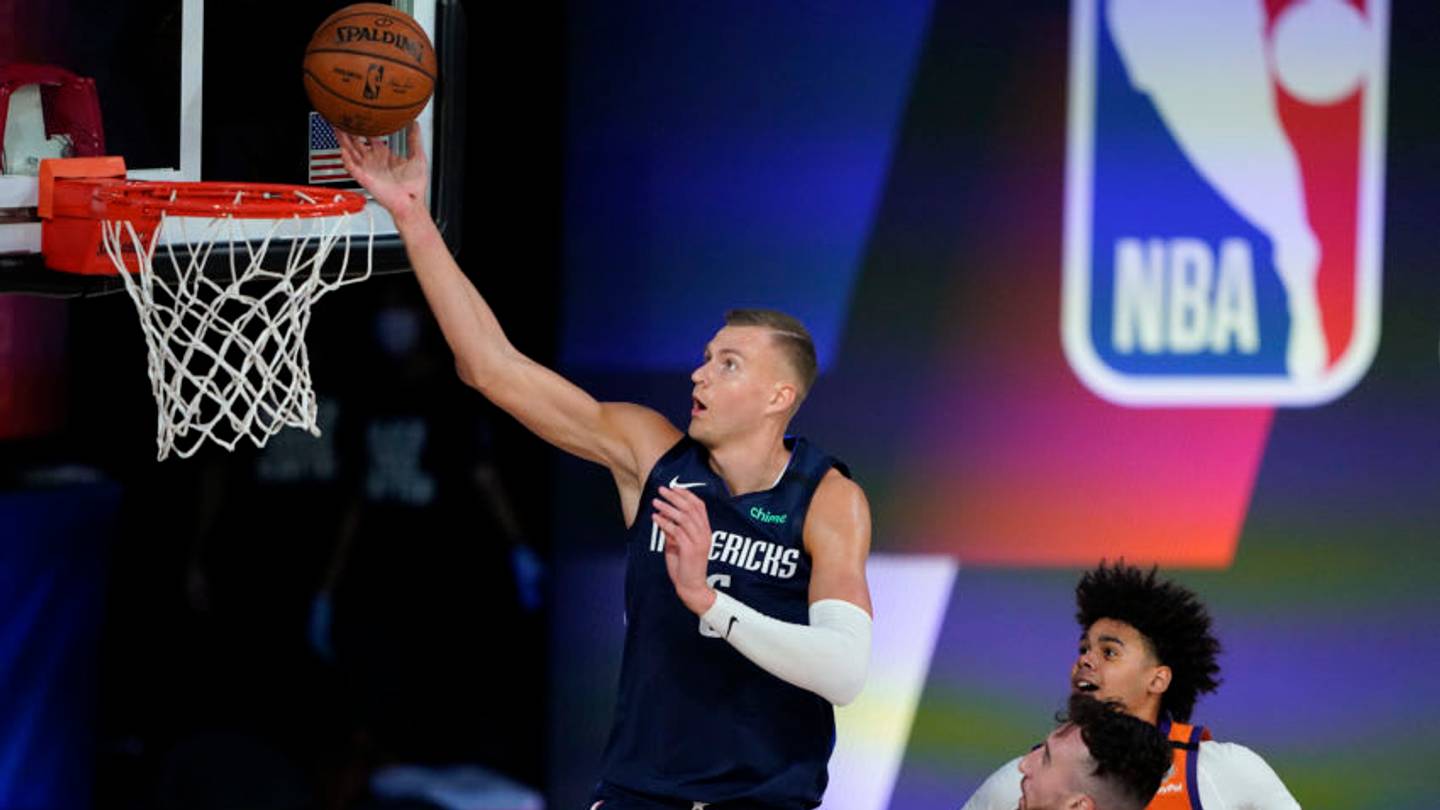 Dallas Mavericks: Kristaps Porzingis (heel) out vs. Suns