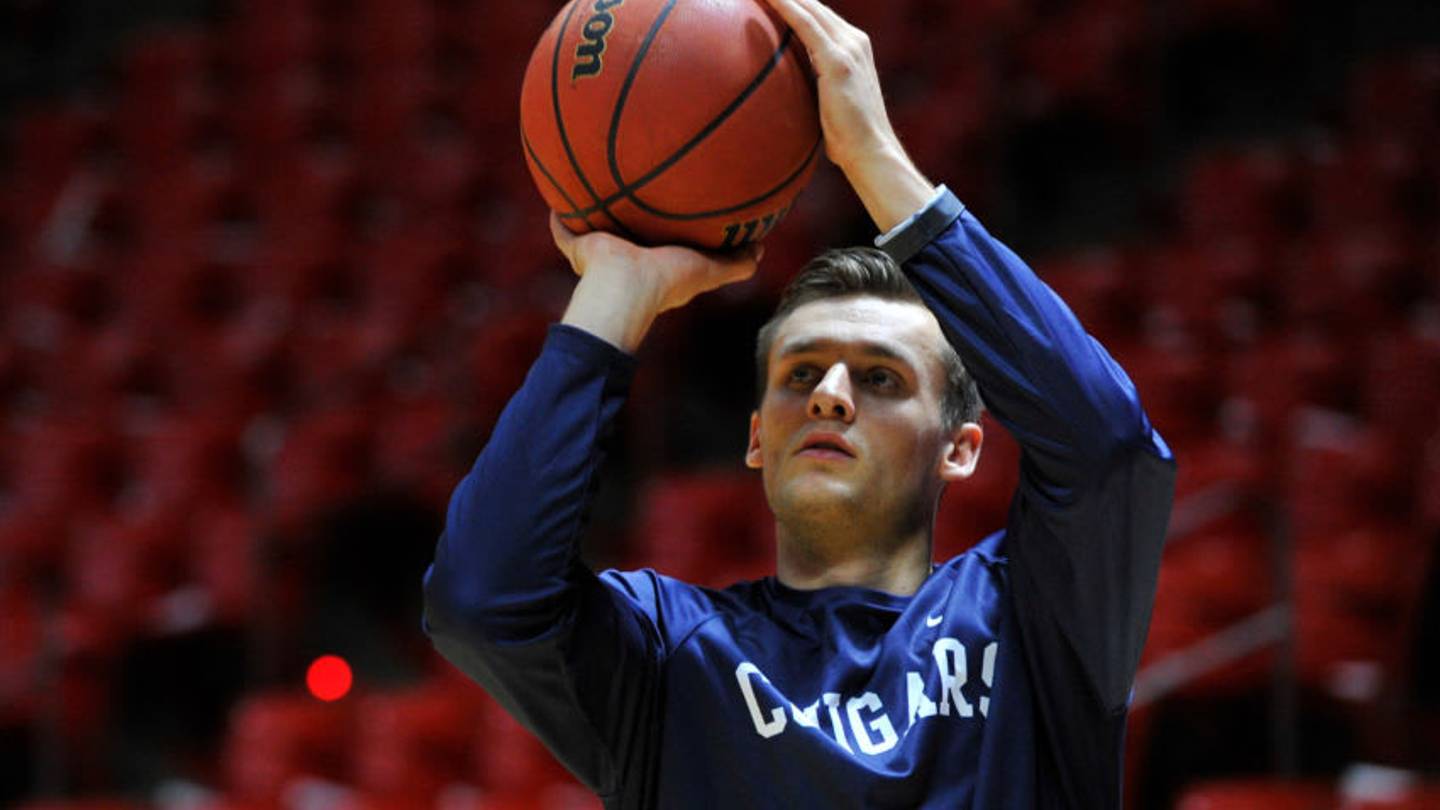 Dallas Mavericks Getting an Improved Kyle Collinsworth