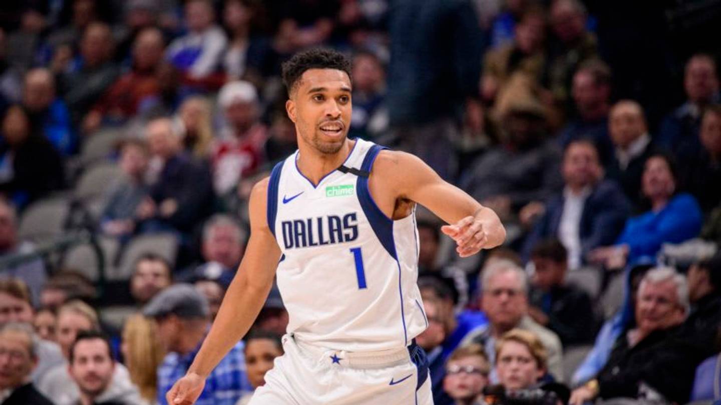 Dallas Mavericks waive Courtney Lee ahead of regular season opener