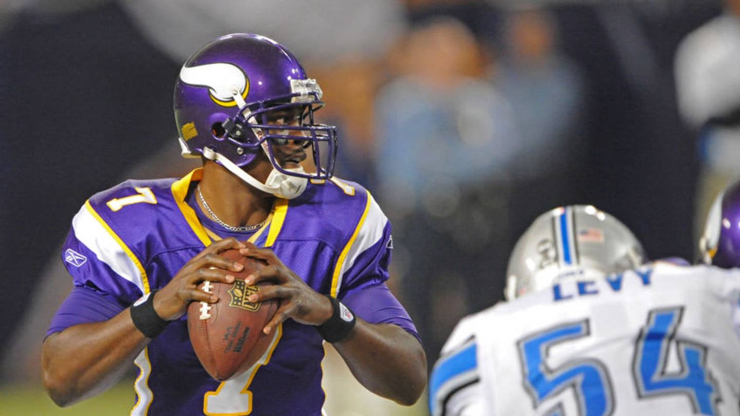 Former Vikings quarterback tragically passes away in car accident
