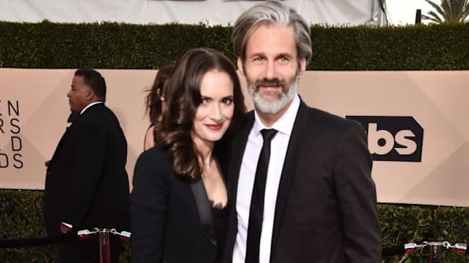 Here's Who the Cast of 'Stranger Things' is Dating in Real Life | floor8