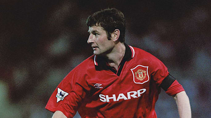 Remembering Denis Irwin 30 Years Since He Signed for Manchester United