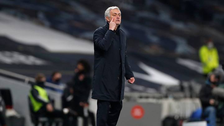 Jose Mourinho Ajarkan Arsenal Cara Bermain Bola