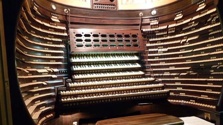 8 Unusually Large Musical Instruments | Mental Floss