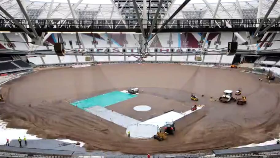 VIDEO: Time Lapse of London Stadium's Baseball Field for Yankees-Red ...