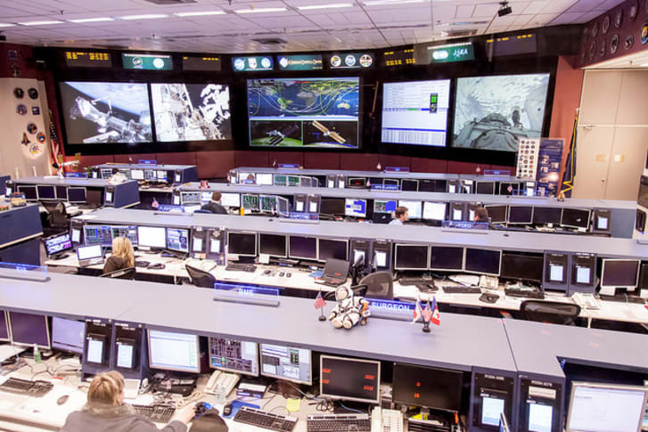 13 Behind-the-Scenes Secrets of NASA Mission Controllers | Mental Floss