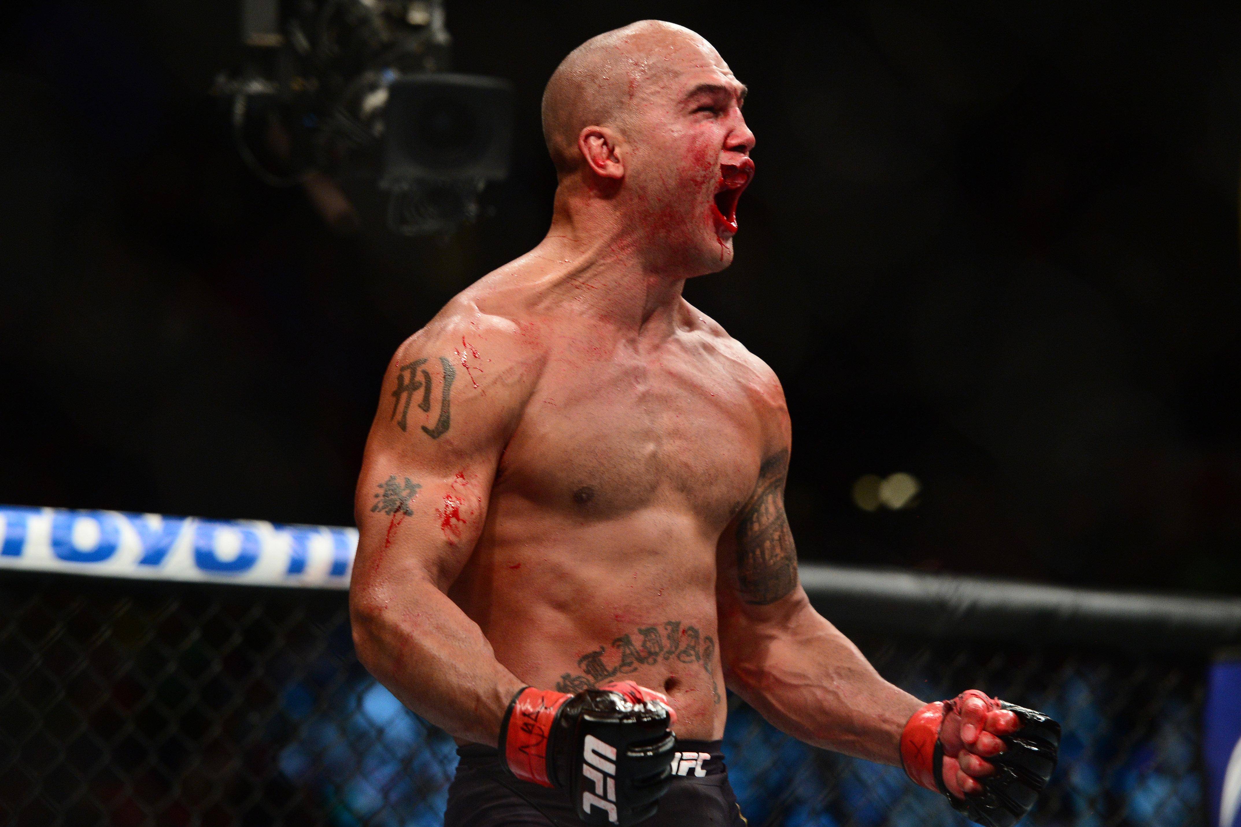 Kamaru Usman 'wanted to tear up' over Robbie Lawler entering UFC Hall ...