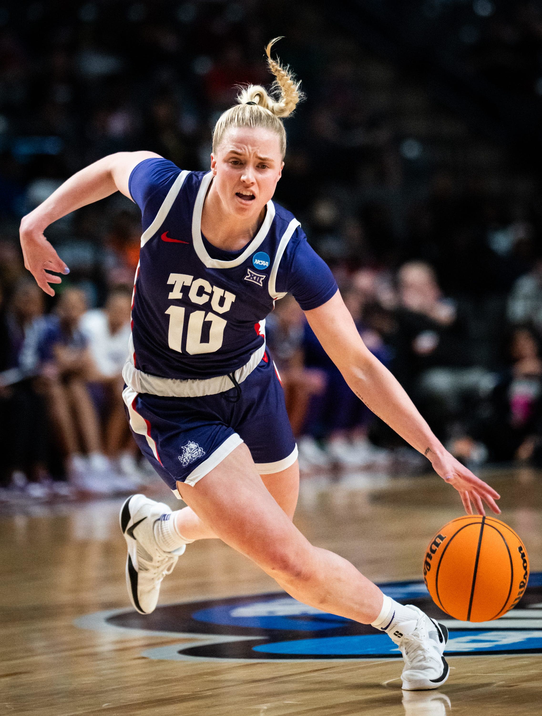 Hailey Van Lith has odd evil stare at WNBA draft Empire State Building ...
