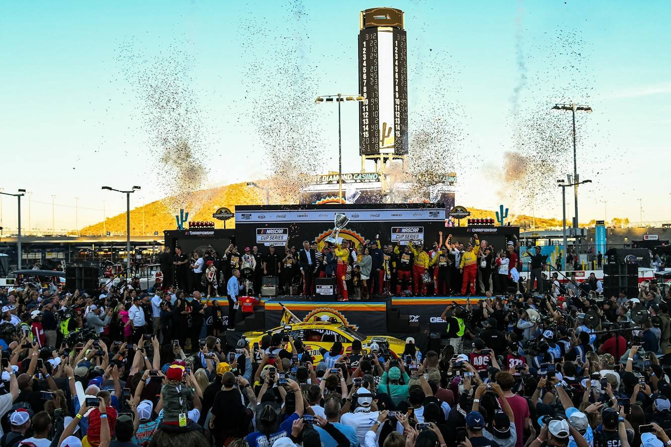 Shutter Speed: Photos From a Scenic Championship Weekend in Phoenix