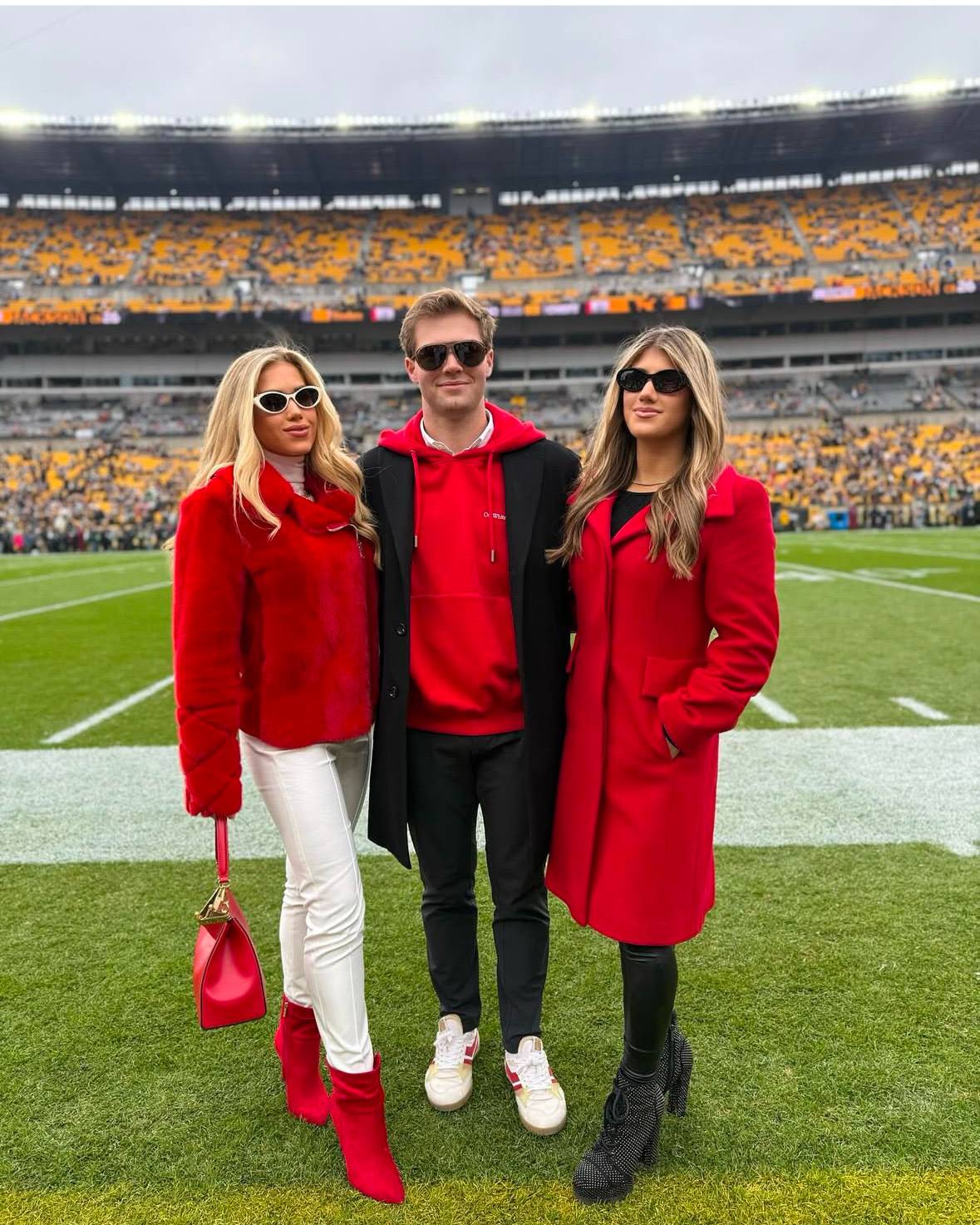 Gracie Hunt has controversial fashion choice for Chiefs-Steelers ...