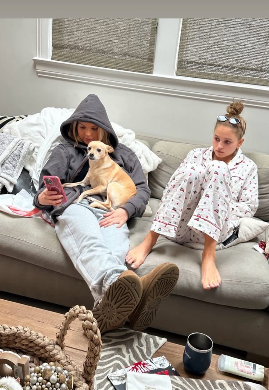 Lane Kiffin shares daughters Landry, Presley cozy on the couch in chill fits