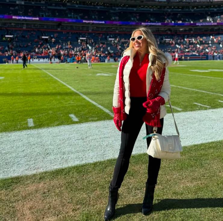 Gracie Hunt ditches Mexico for Chiefs-Broncos in white puffer, red ...