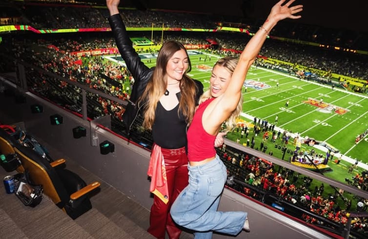 Livvy Dunne, sister Julz have giddy Super Bowl reaction despite rocking Chiefs colors