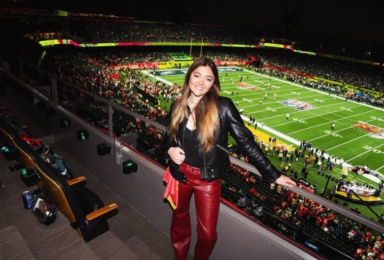 Livvy Dunne, sister Julz have giddy Super Bowl reaction despite rocking ...