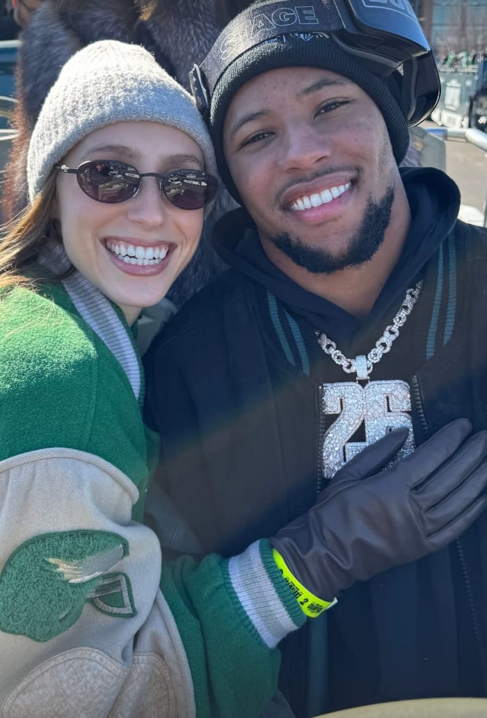 Fiancée Anna Congdon crushes Saquon Barkley in fabulous Eagles kelly ...