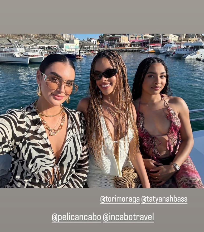 George Kittle’s wife Claire slays stunning zebra-print fit on boat in ...