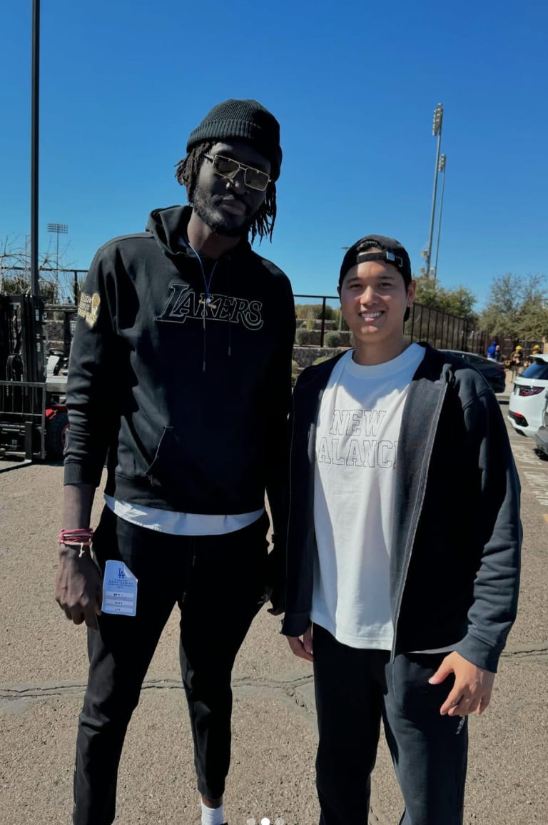 6-foot-4 Shohei Ohtani is tiny beside 7-foot-6 ex-college basketball player