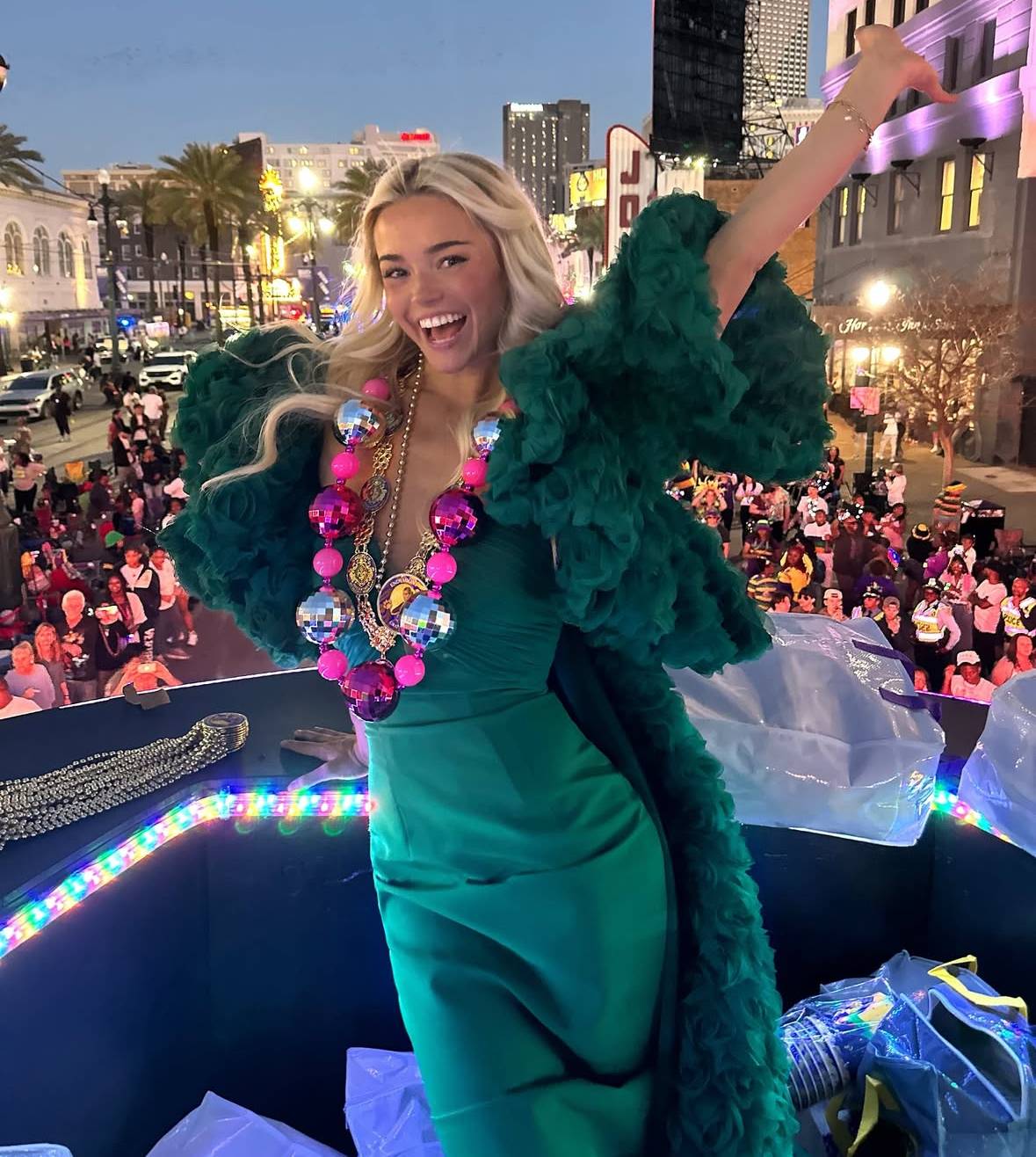Livvy Dunne's mom matches her daughter's 'typical slay' in Mardi Gras ...