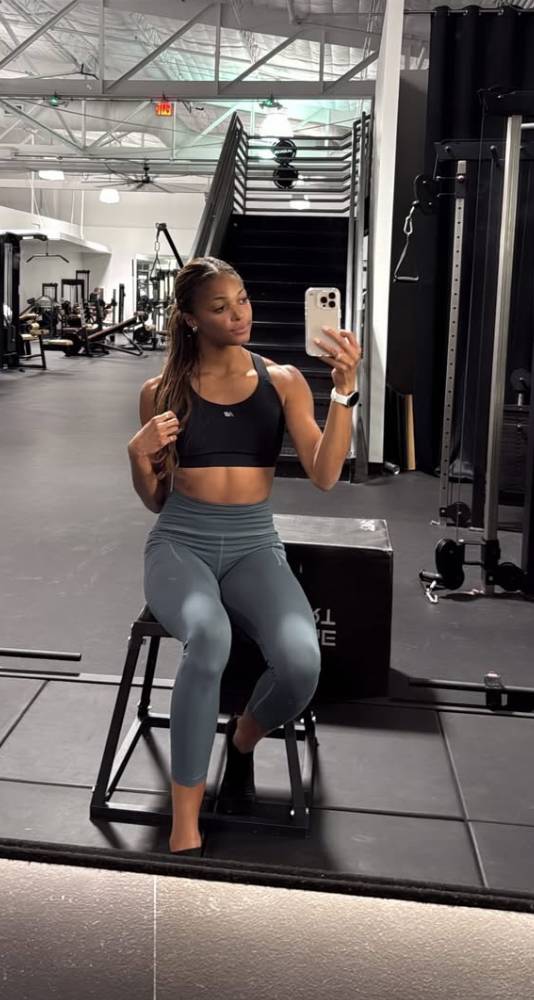 Olympic champ Gabby Thomas crushes gym in flawless workout fit