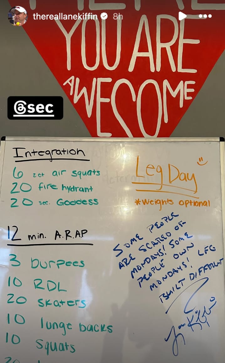 Landry Kiffin rocks green top as dad Lane takes her pilates class at ...