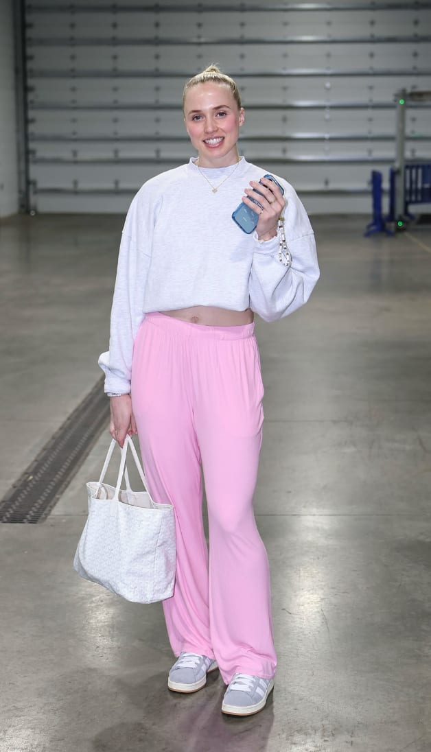 Sky rookie Hailey Van Lith goes pink sweatpants casual for WNBA pregame fit