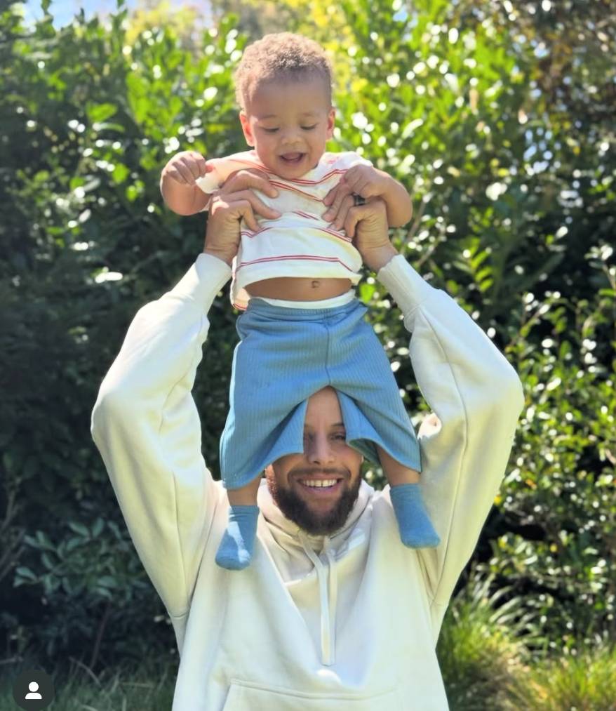 Ayesha Curry shares adorable Steph tribute as dad with baby Cai ...