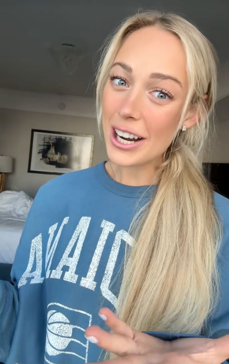 Sophie Cunningham as homecoming queen in her football uniform is must ...