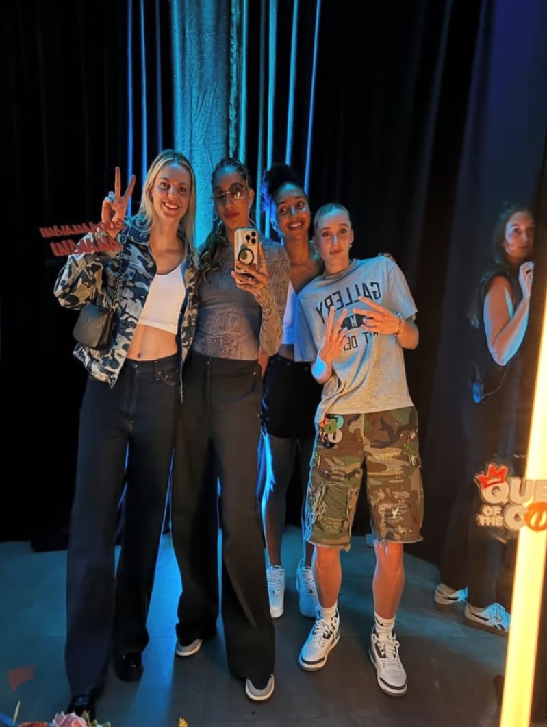 Paige Bueckers sneaks Azzi Fudd adorable couple moment at very end of ...