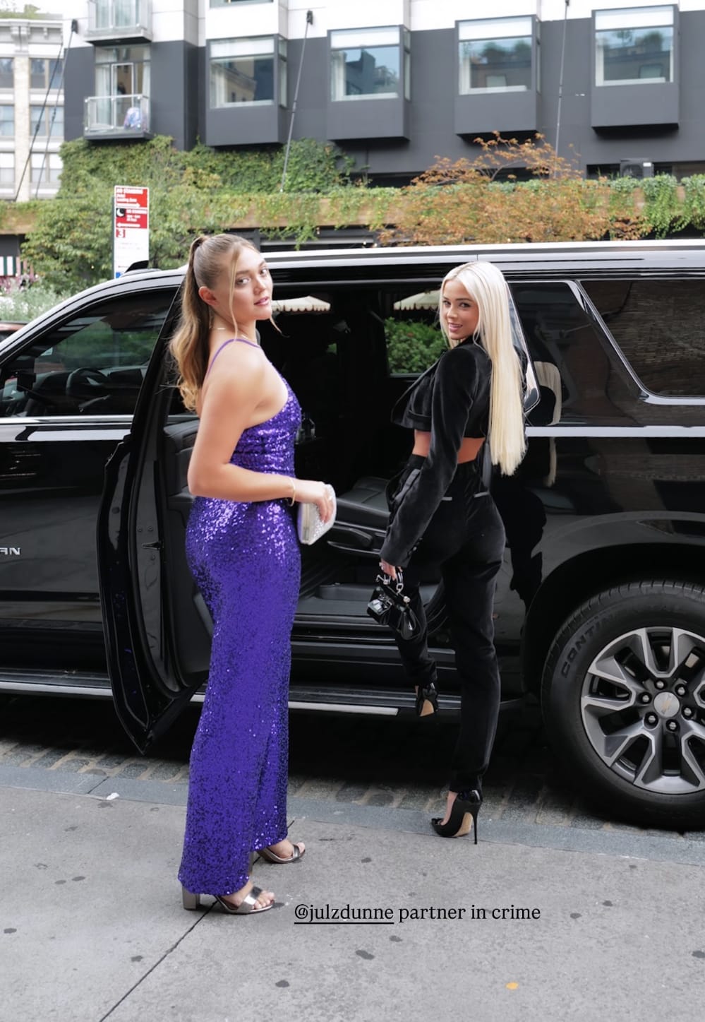 Livvy Dunne, sister Julz turn heads in competing fits at MTV VMAs