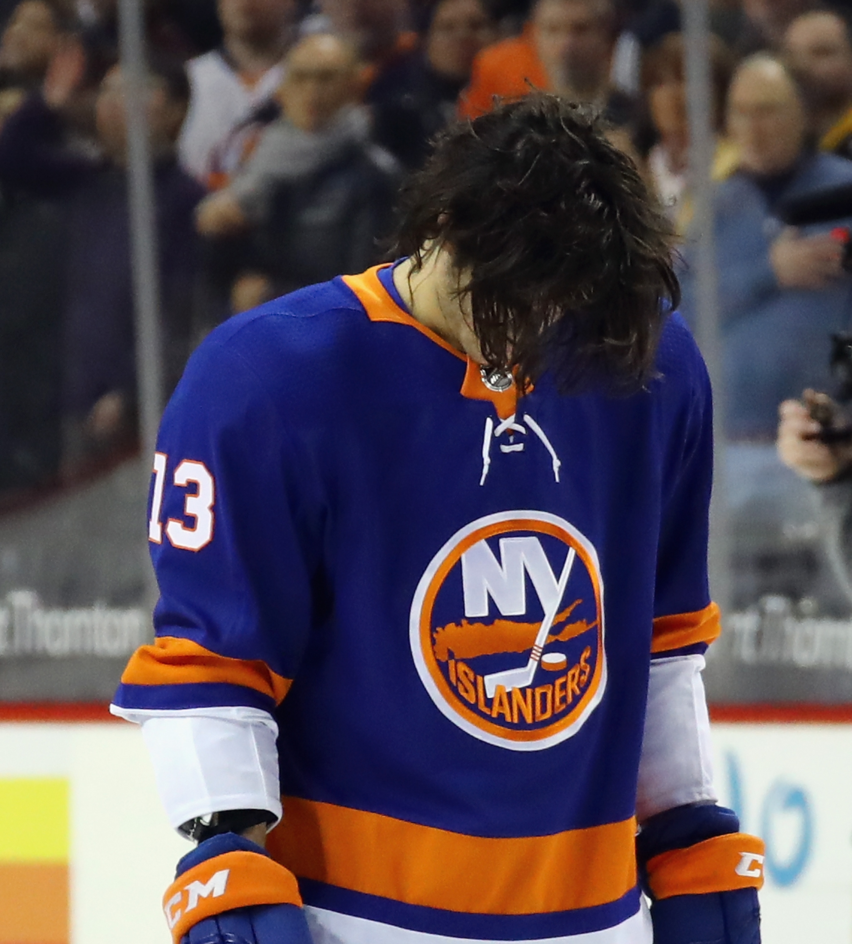 NY Islanders fans mourn loss of Mathew Barzal's hair after latest buzz cut