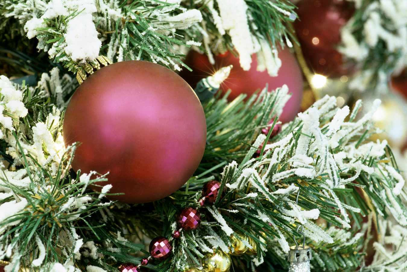 8 Tips for Decorating Your Christmas Tree