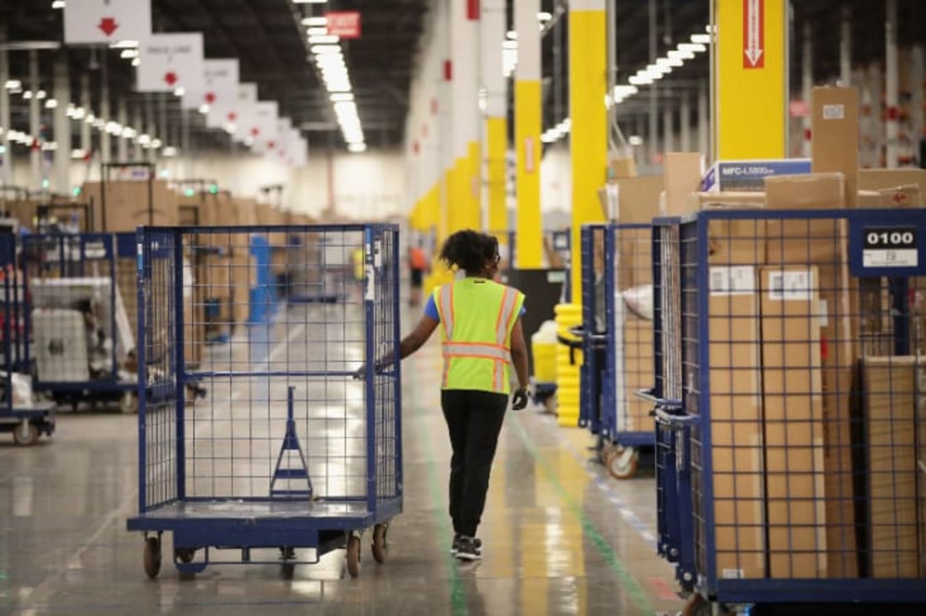 16 Secrets of Amazon Warehouse Employees
