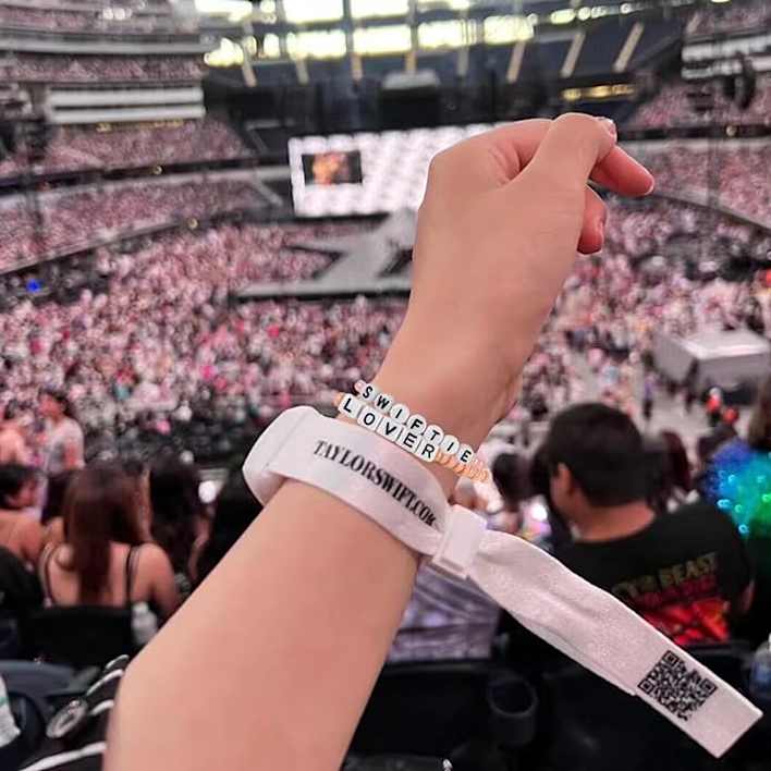 13 Gifts for Taylor Swift Fans