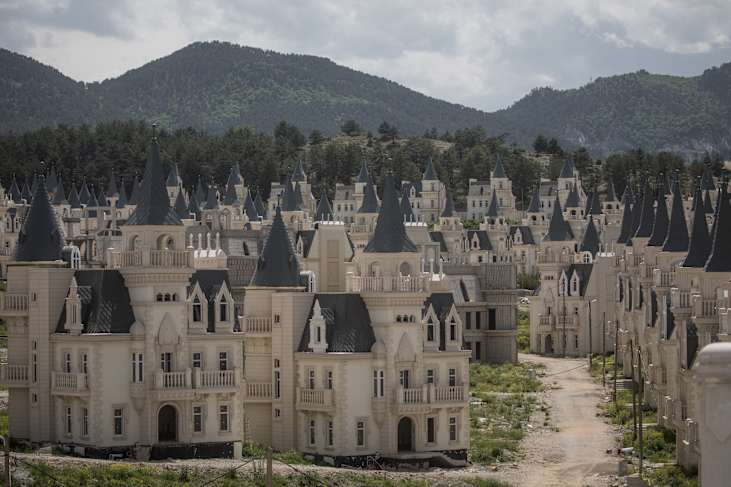 10 of the World's Most Unusual Castles